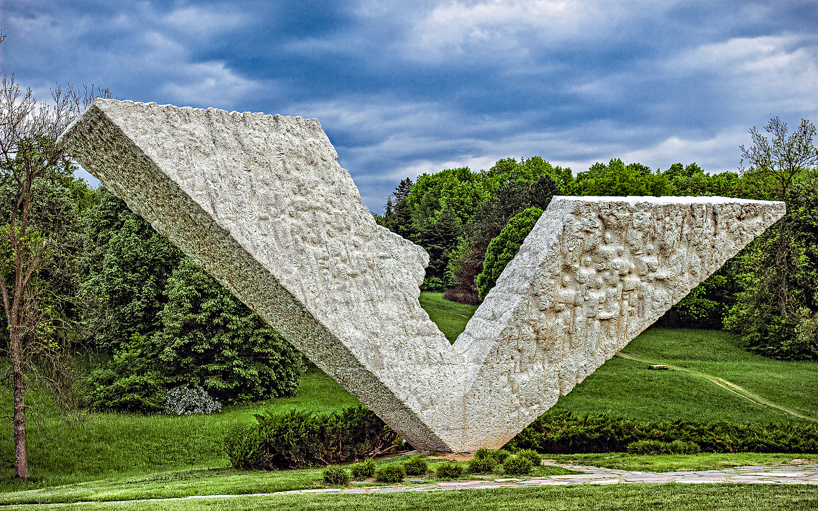 A Broken Wing, Memorial Park Šumarice | Yugotour